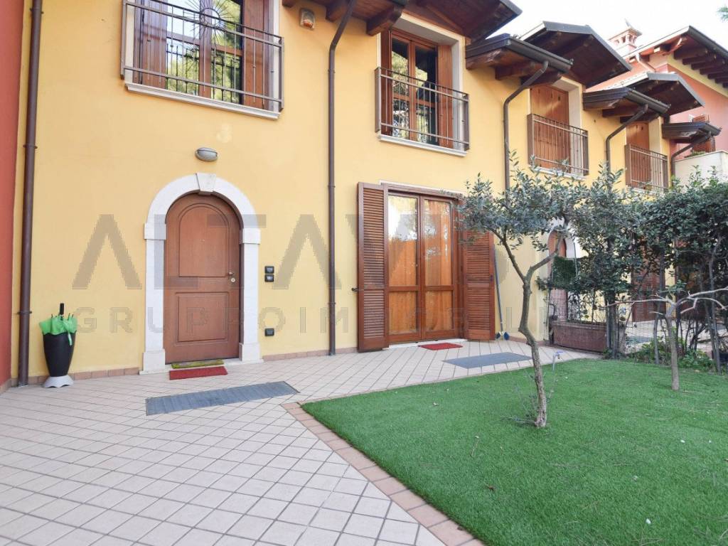 Vendita Villa a schiera in via Marziale Cerutti Lonato del Garda. Ottimo stato, posto auto ...