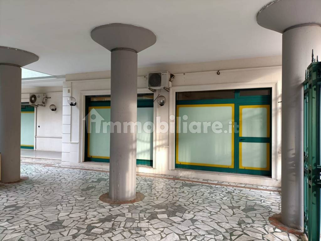 Locale commerciale via Roma 44, San Giorgio Ionico, Rif. 101039899 ...