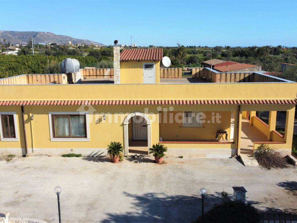Sale Two-family villa Avola. Good condition, parking space, with ...