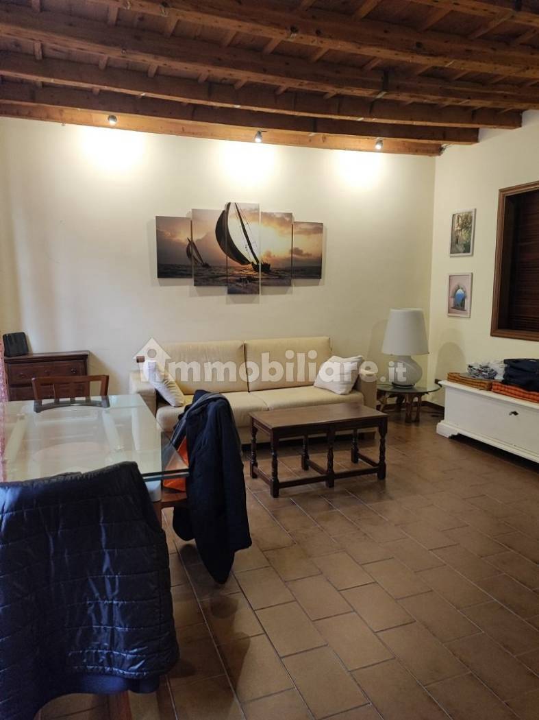 Bilocale buono stato, terzo piano, Centro Storico, Pavia