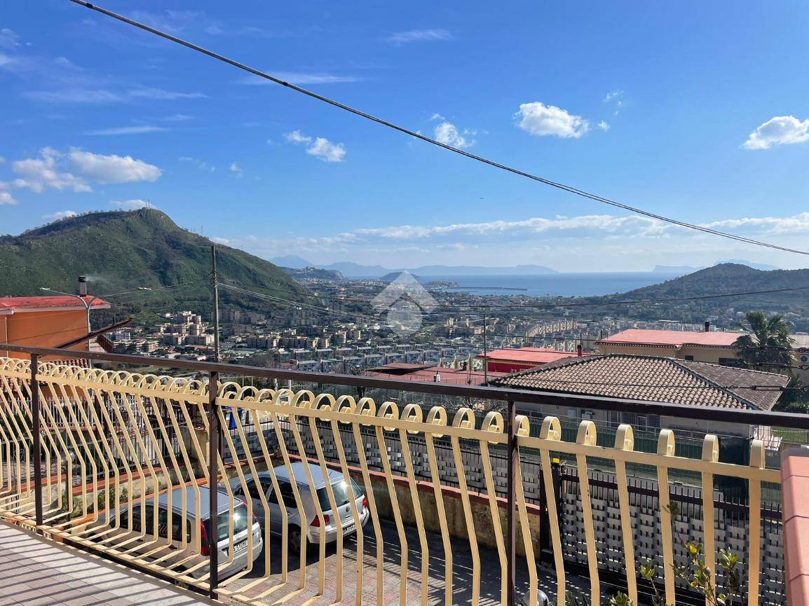 Quadrilocale via Monterusso, Località la Schiana, Damiani, Pozzuoli