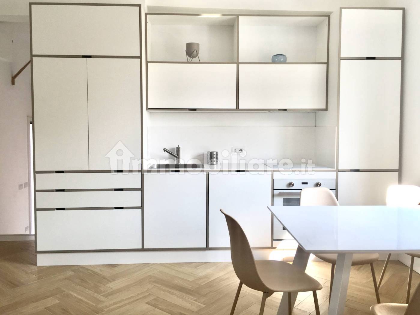 Trilocale nuovo, primo piano, Borgo Coscia, Alassio