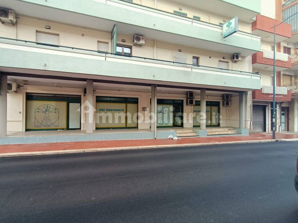 Locale commerciale via Roma 44, San Giorgio Ionico, Rif. 101059217 ...