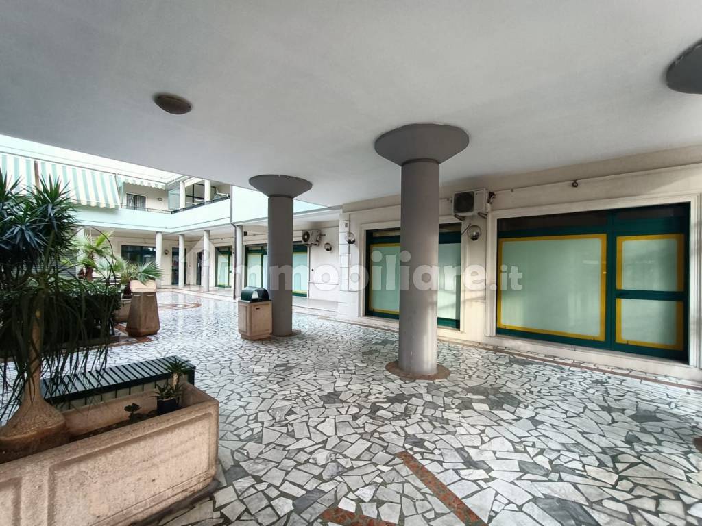 Locale commerciale via Roma 44, San Giorgio Ionico, Rif. 101059217 ...