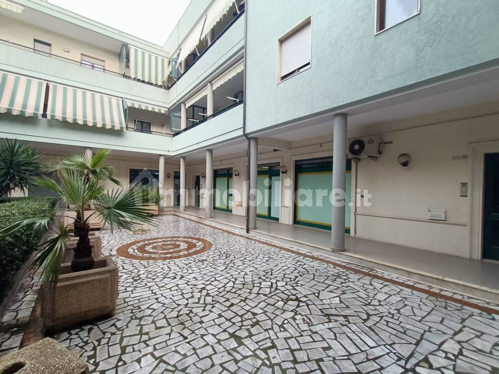 Locale commerciale via Roma 44, San Giorgio Ionico, Rif. 101059217 ...