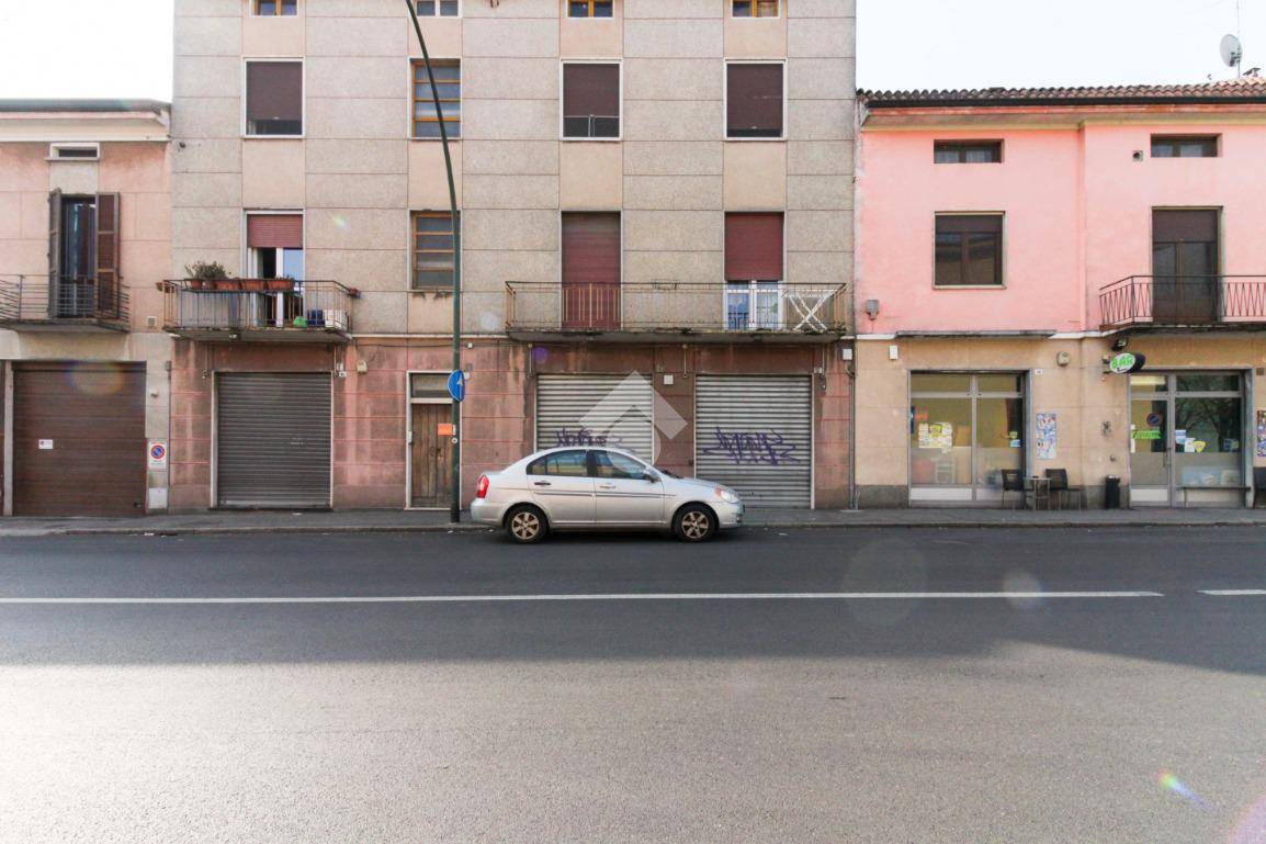 Locale commerciale in Vendita