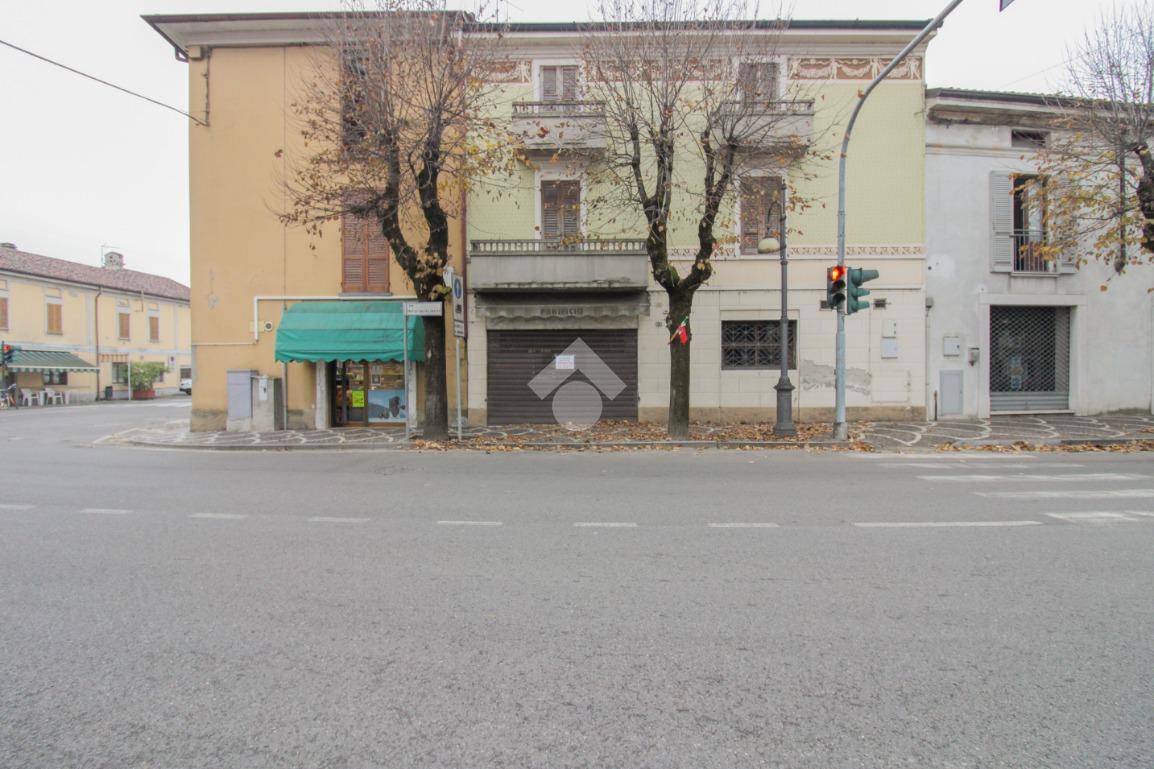 Locale commerciale in Vendita