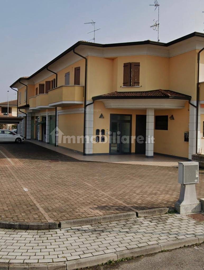 Bilocale via Carlo Montanari 48, Centro, Marmirolo