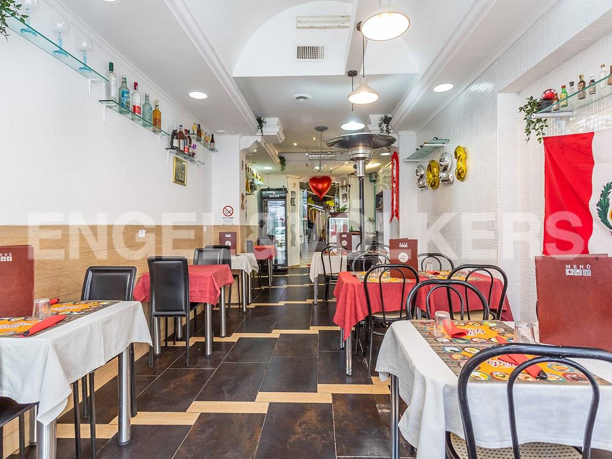 Locale commerciale in Vendita