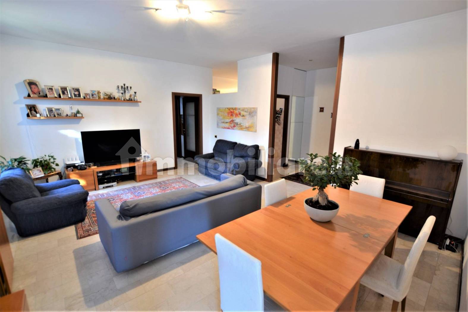 Quadrilocale via Giacomo Leopardi 3, Centro, Merate