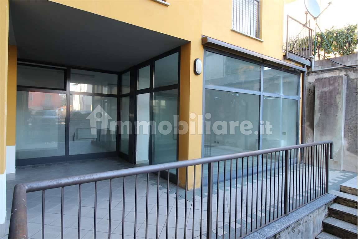 Locale commerciale in Vendita