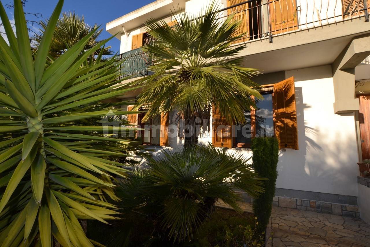 Trilocale Strada corombeire 1, Zona Collinare, Bordighera