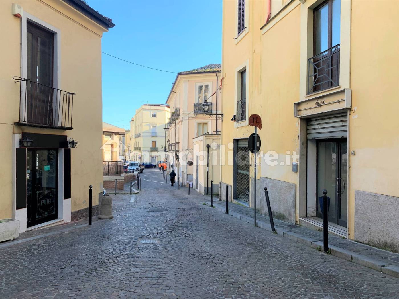 Locale commerciale in Vendita