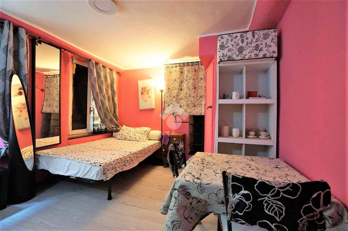 Monolocale Vico Dietro il Coro della Maddalena 8, Maddalena, Genova