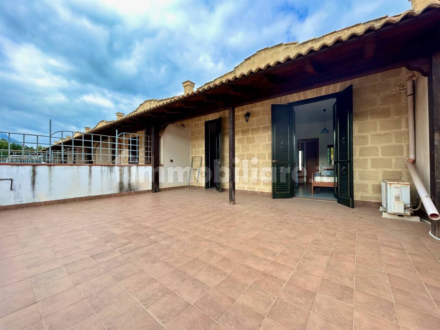 Quadrilocale viale Himera, Campofelice di Roccella