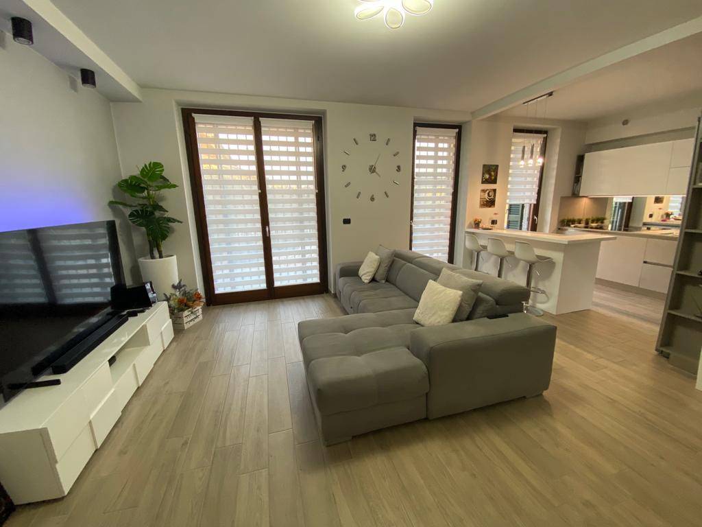 Trilocale via delle Rose, Lomaniga, Missaglia