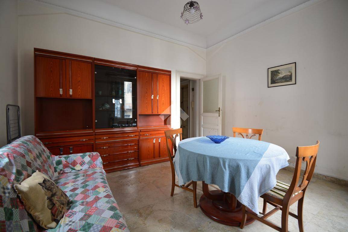 Quadrilocale piazza Santa Barbara 14, Tirone, Messina