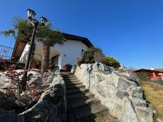 Villa bifamiliare, nuova, 709 m², Benna
