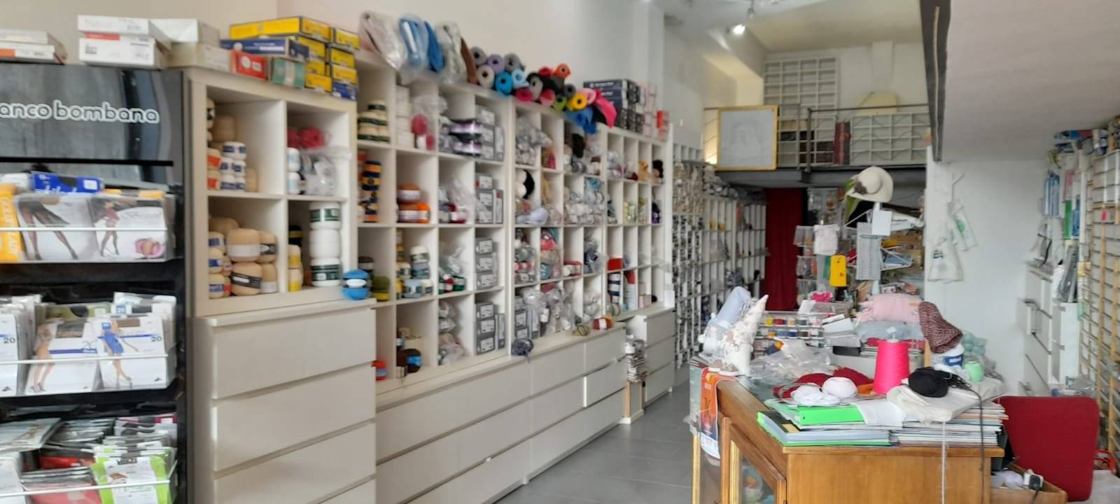 Locale commerciale in Vendita