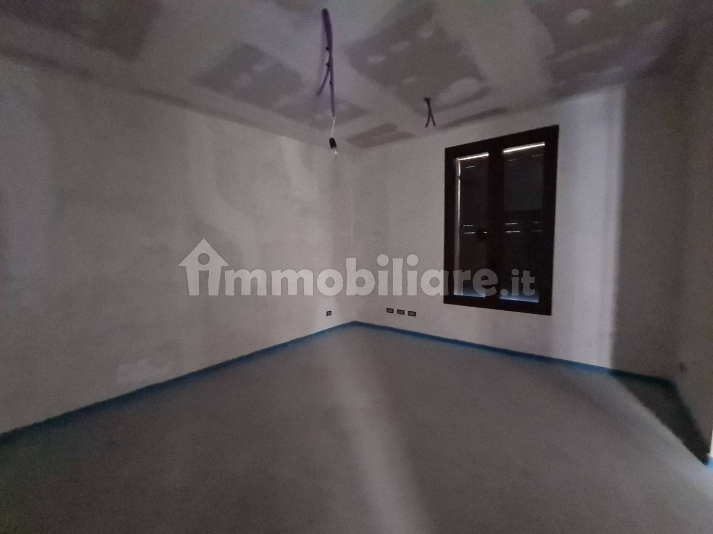 Trilocale ottimo stato, secondo piano, Centro, Mantova