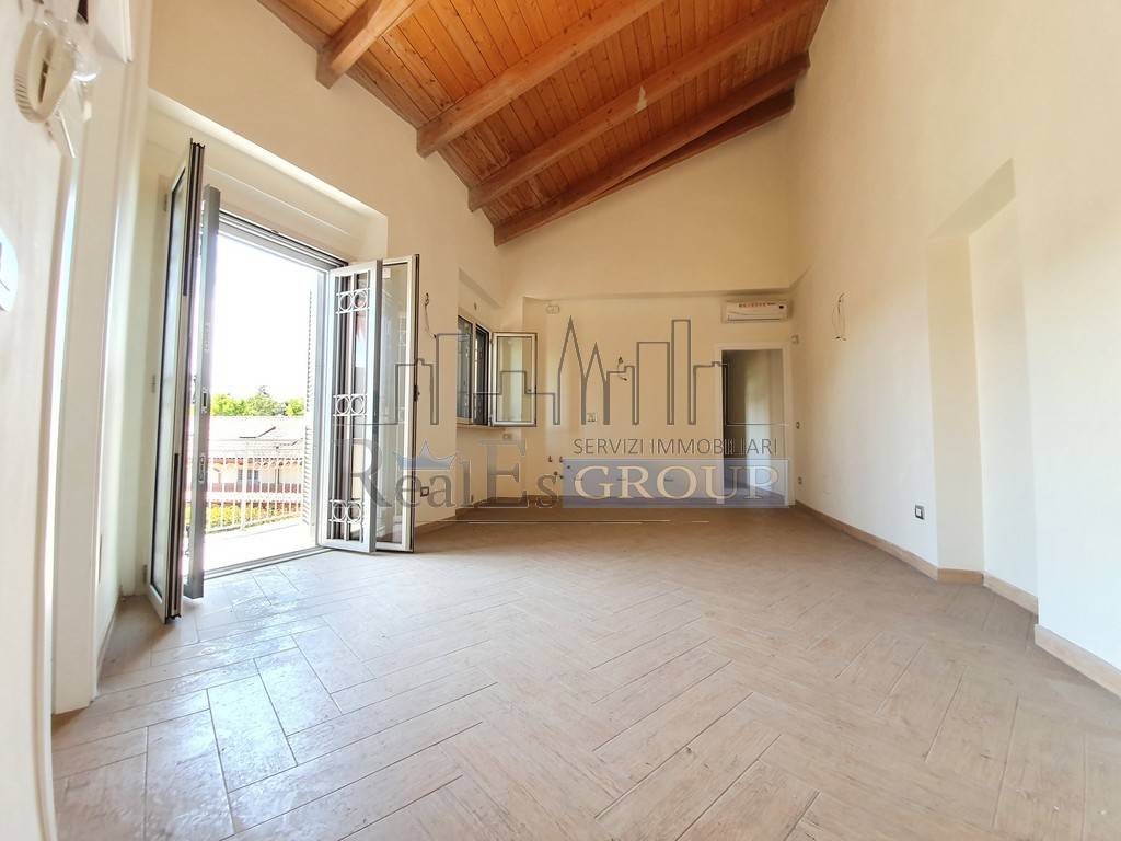 Trilocale via delle Capannelle 42, Appio Claudio - Statuario, Roma