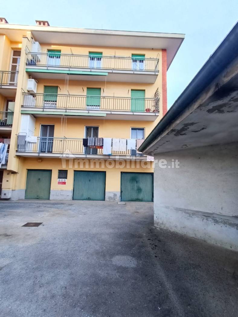 Quadrilocale via Edmondo De Amicis 18, Chiavazza, Pavignano, Vaglio, Biella