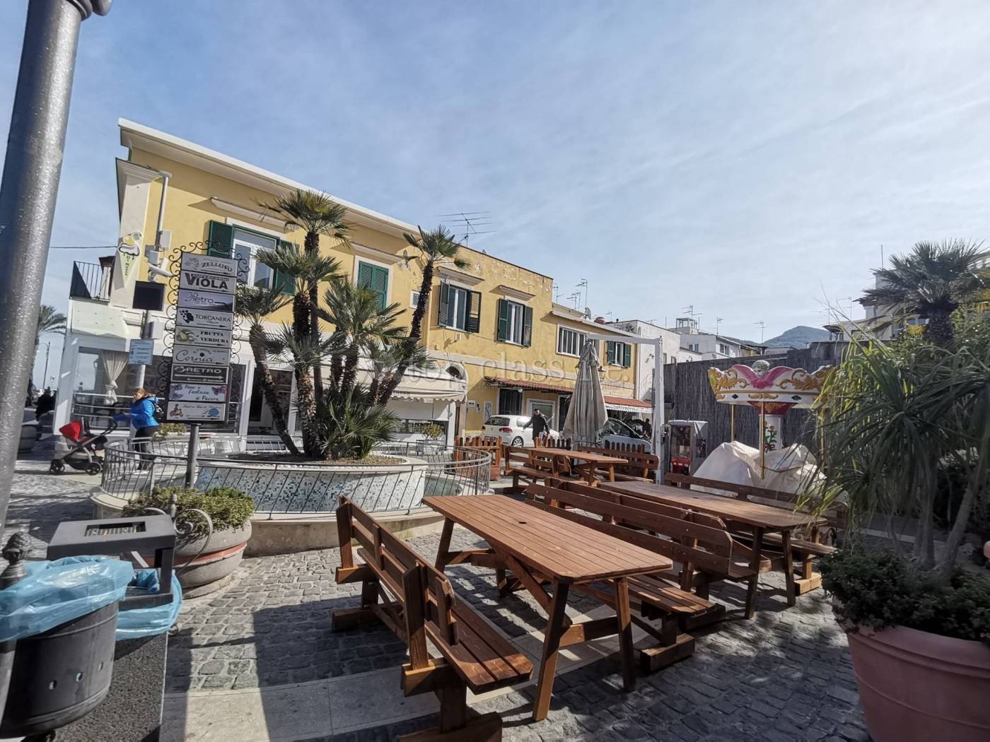 Locale commerciale in Vendita