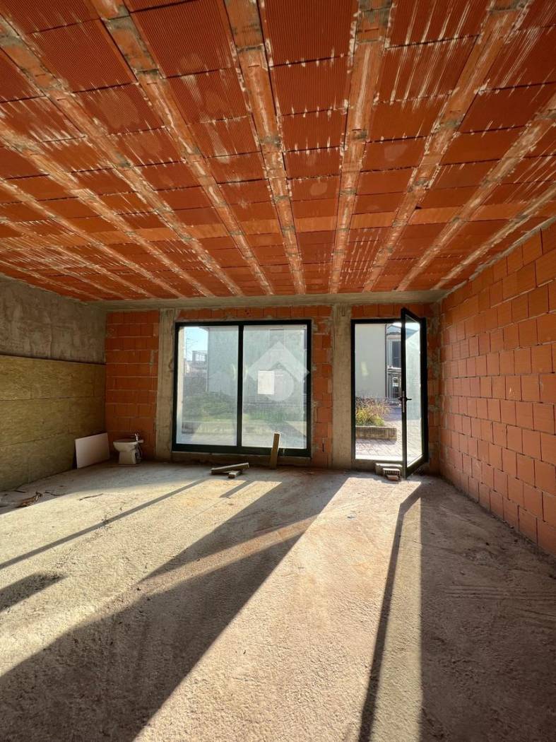 Locale commerciale in Vendita