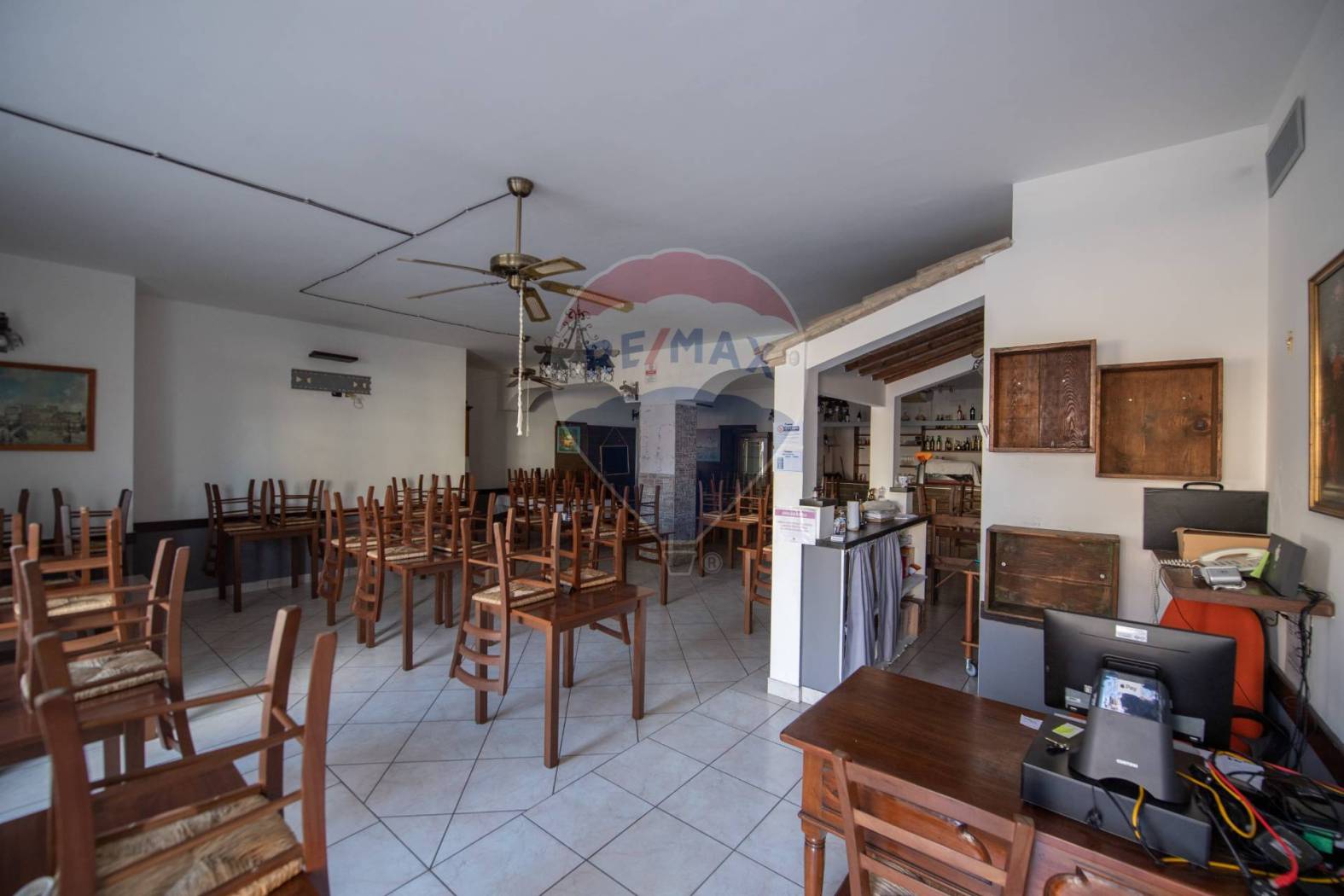 Locale commerciale in Vendita