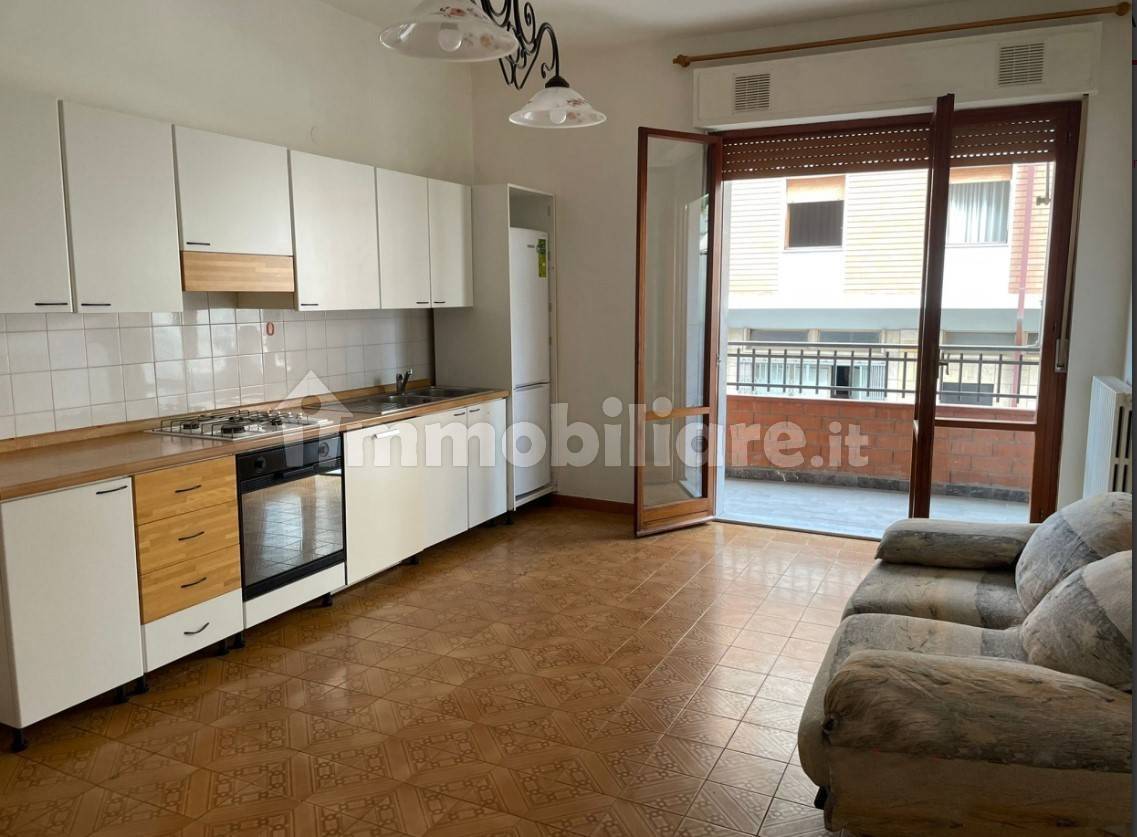 Quadrilocale buono stato, primo piano, Centro, Massa