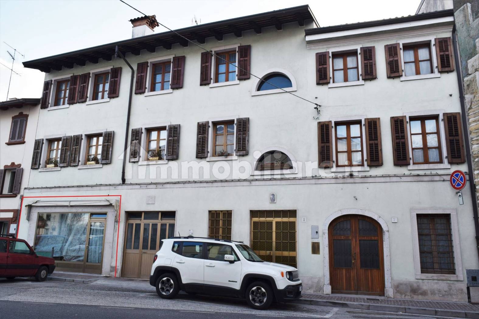 Locale commerciale in Vendita