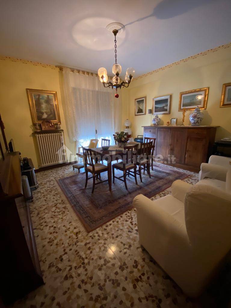 Trilocale buono stato, terzo piano, Centro, Viadana