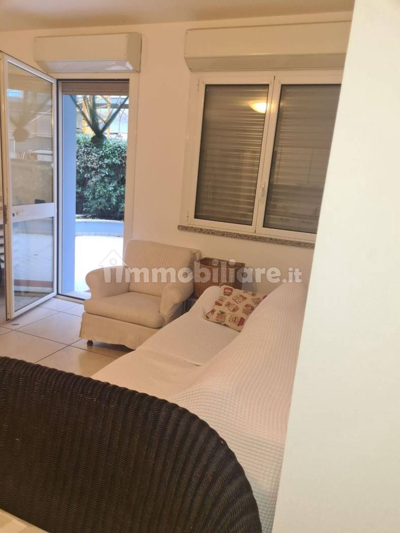 Trilocale Lungomare Grazia Deledda, Centro, Cervia