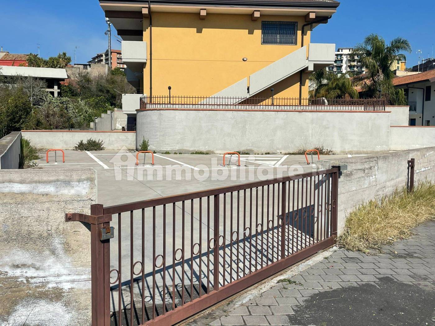 Posto auto - moto in Vendita