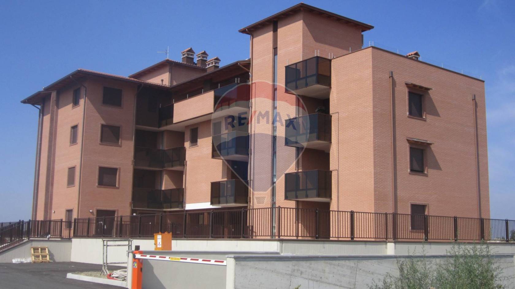 Trilocale nuovo, primo piano, Medicina