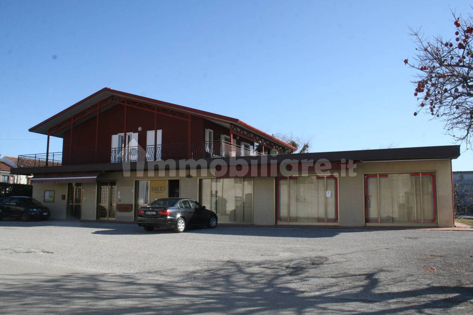 Locale commerciale in Vendita