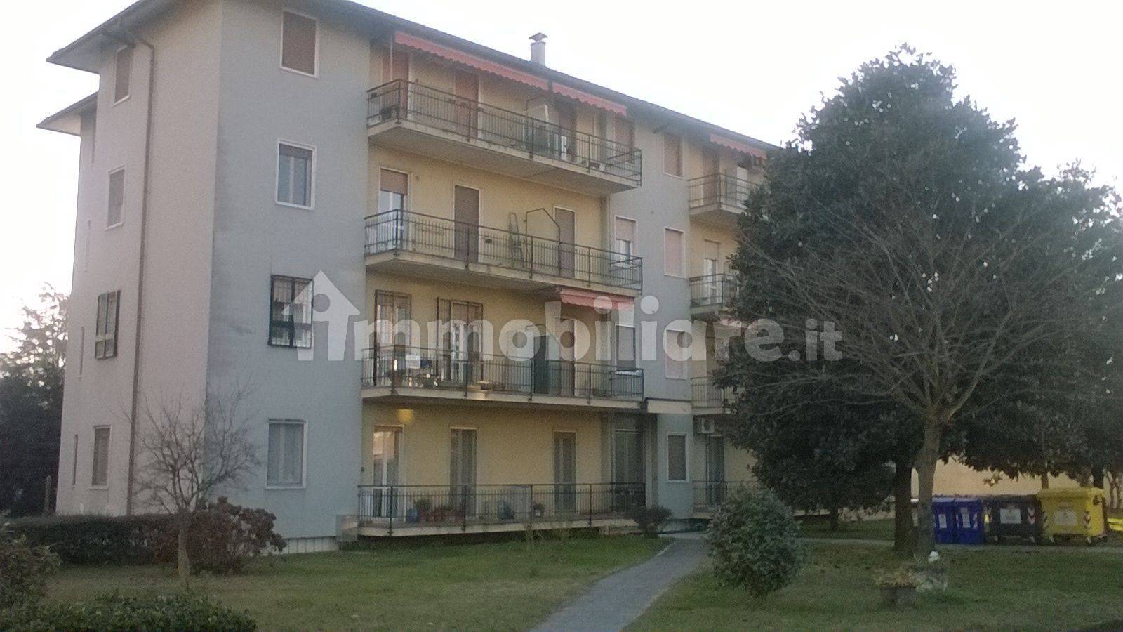 Trilocale via Angelo Amati 8, Viale Cremona, Pavia