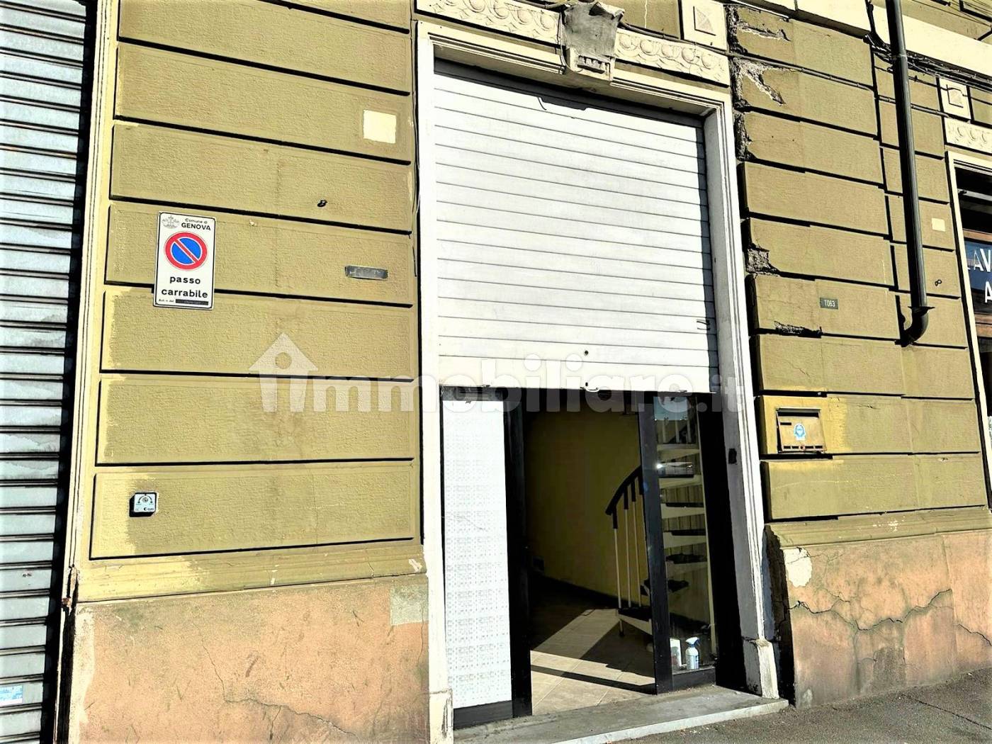 Locale commerciale in Vendita