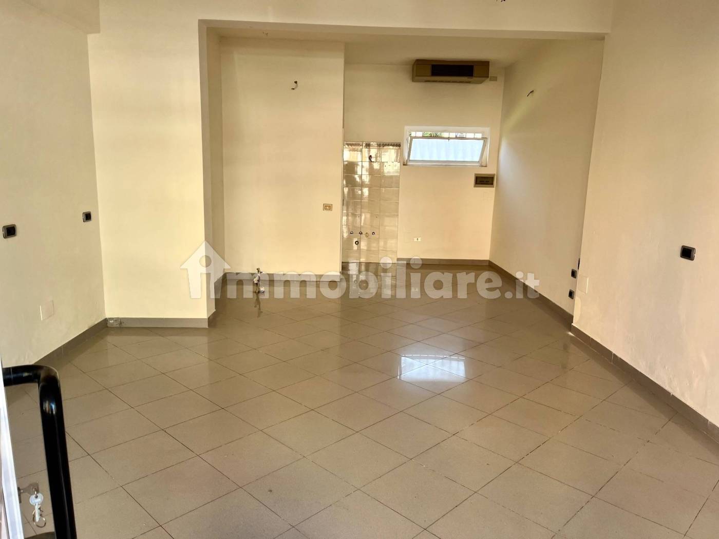 Centro estetico con laboratorio in Vendita