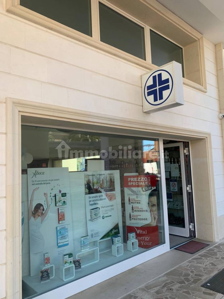 Locale commerciale in Vendita