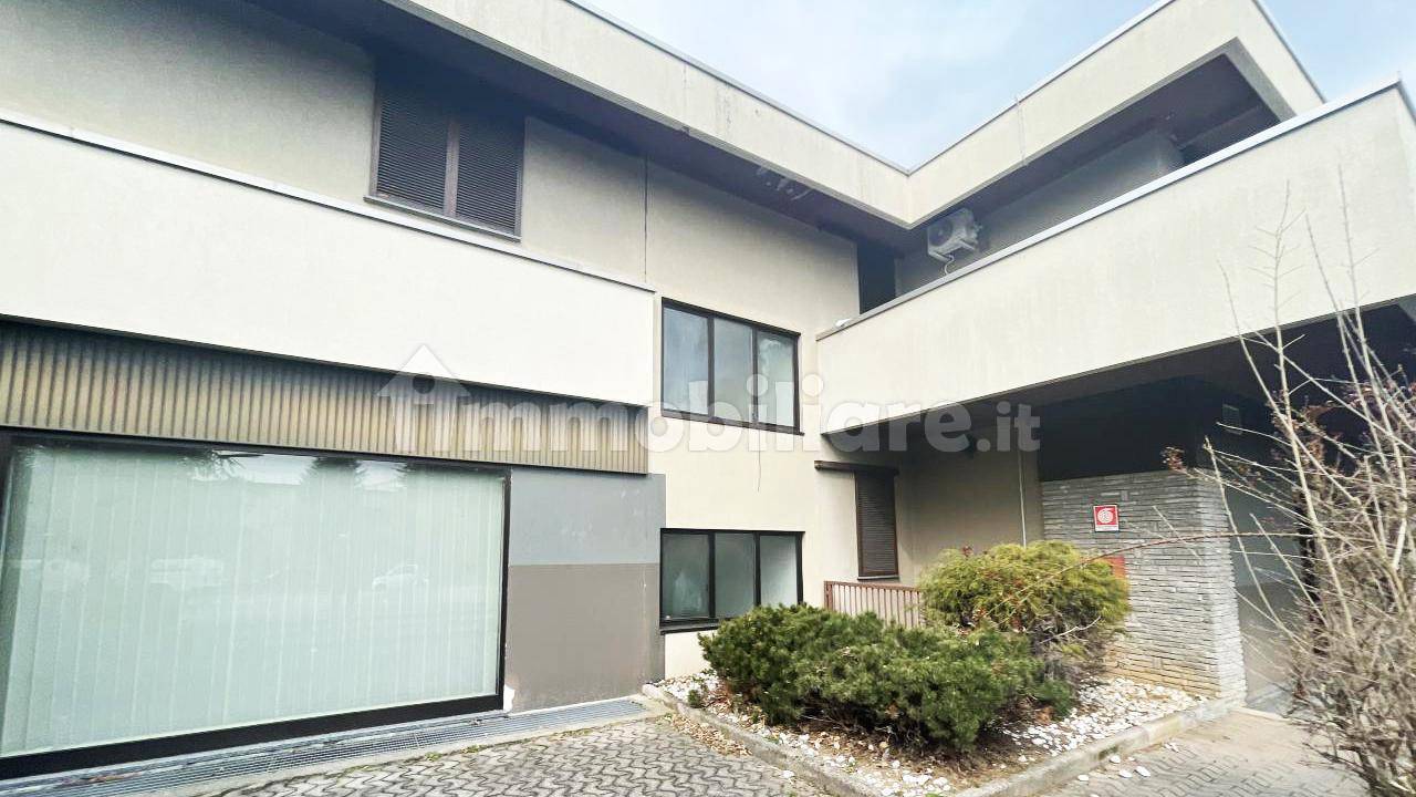 Negozio - Locale commerciale in Vendita