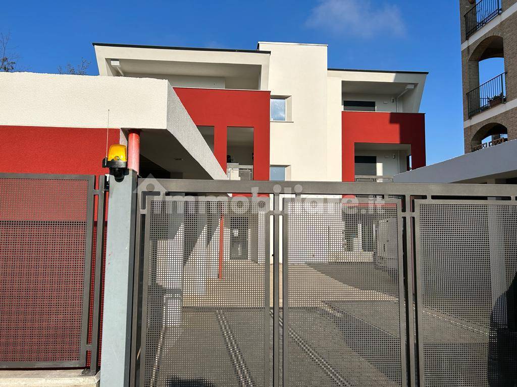 Trilocale via Bolsena 14, Montello - San Salvatore, Seregno