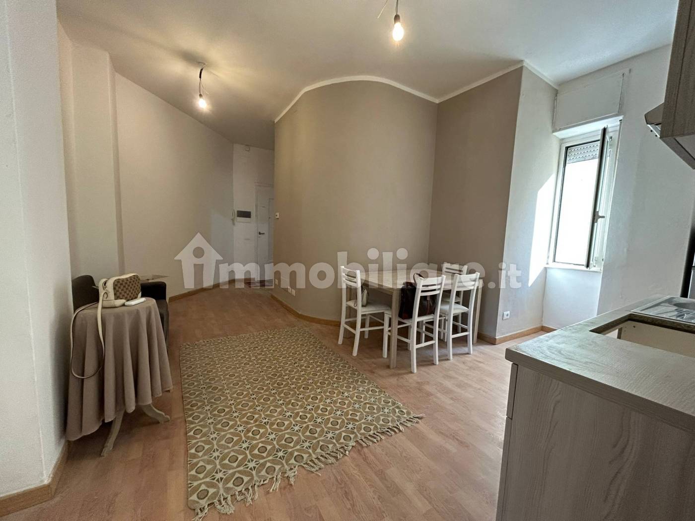 Trilocale via 10 Aprile, Centro, Massa