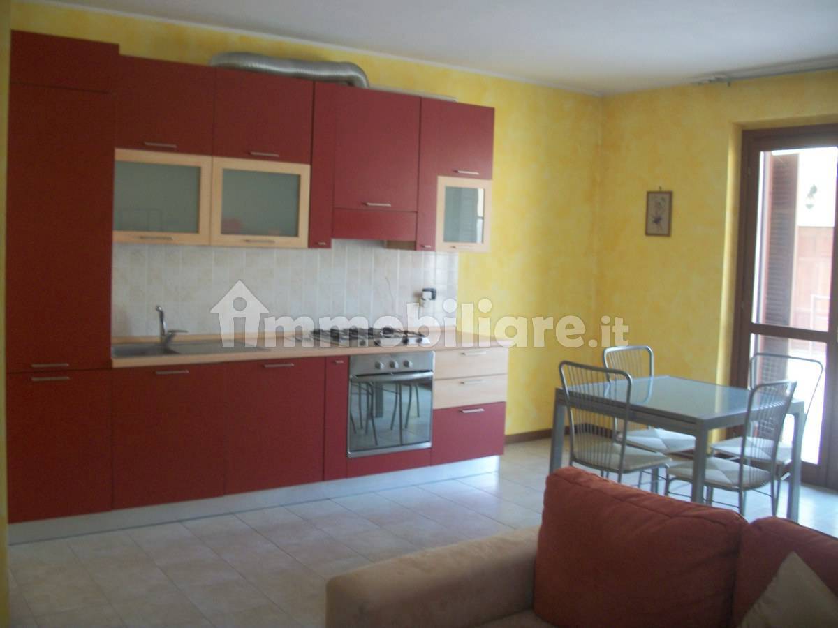 Bilocale via Garibaldi, 22, Centro, Sant&#x27;Angelo Lodigiano