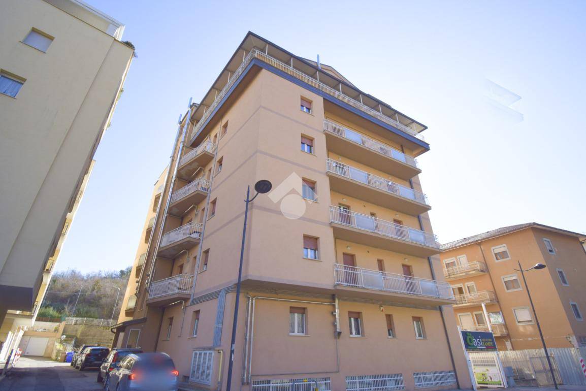 Trilocale via Strinella 172, Torretta - Torrione, L'Aquila