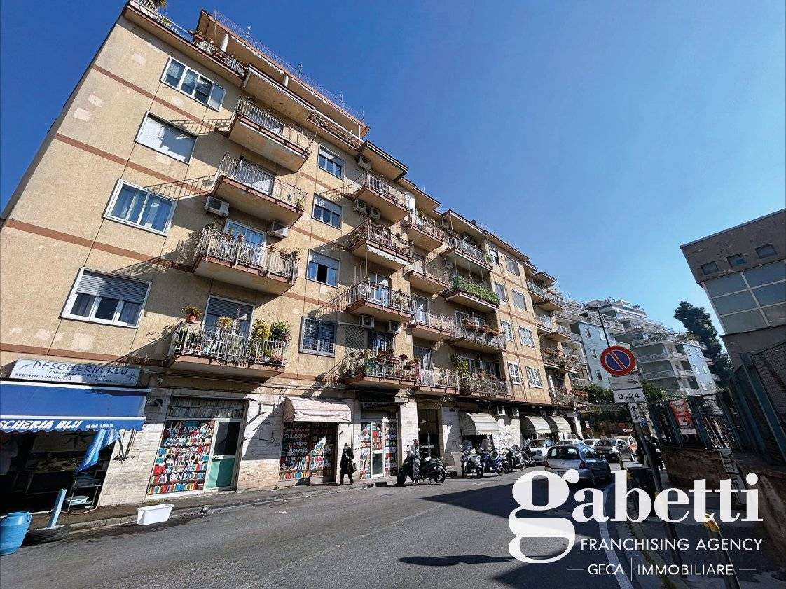 Quadrilocale via San Giacomo dei Capri, Arenella, Napoli