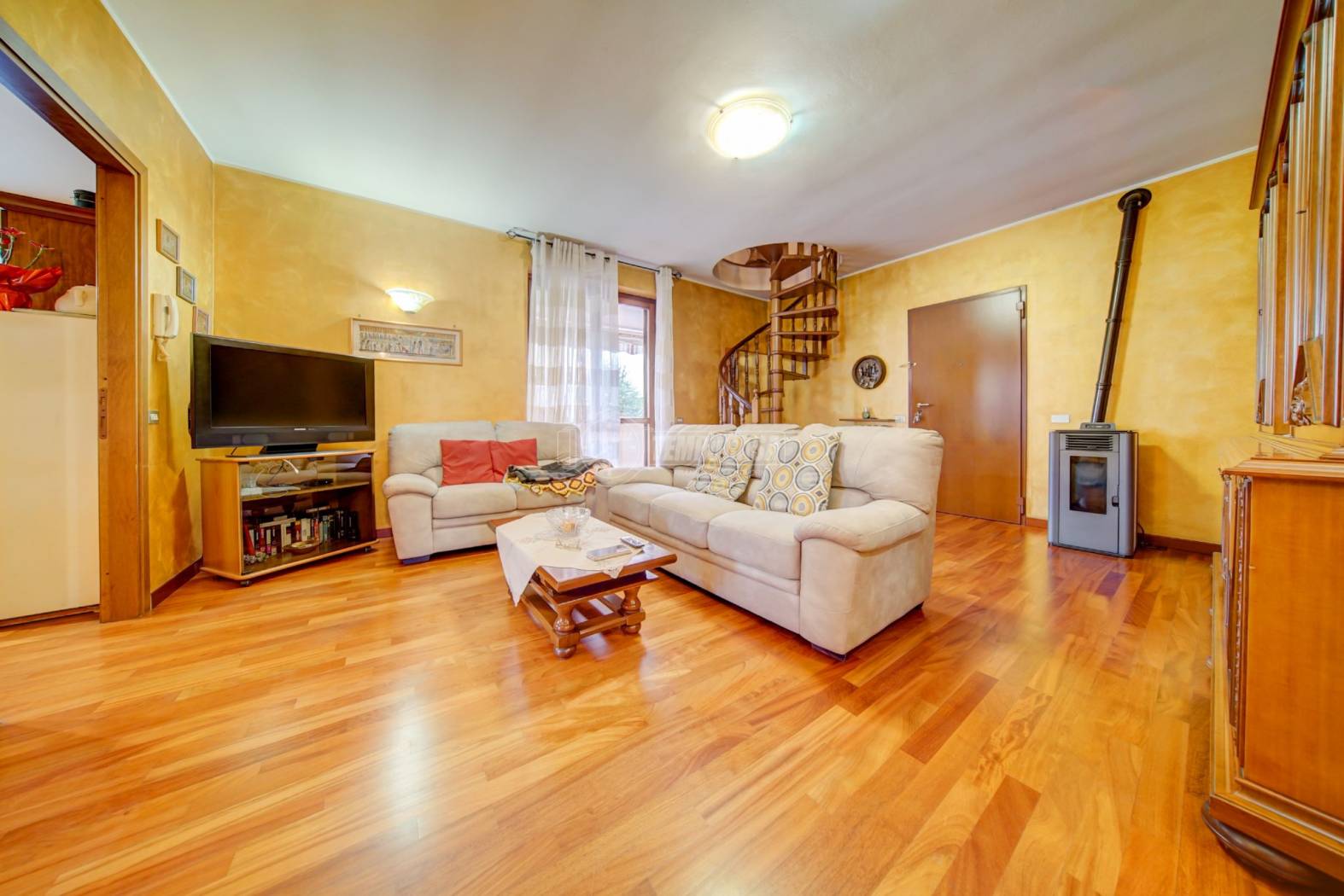 Quadrilocale via Quara, Pombia