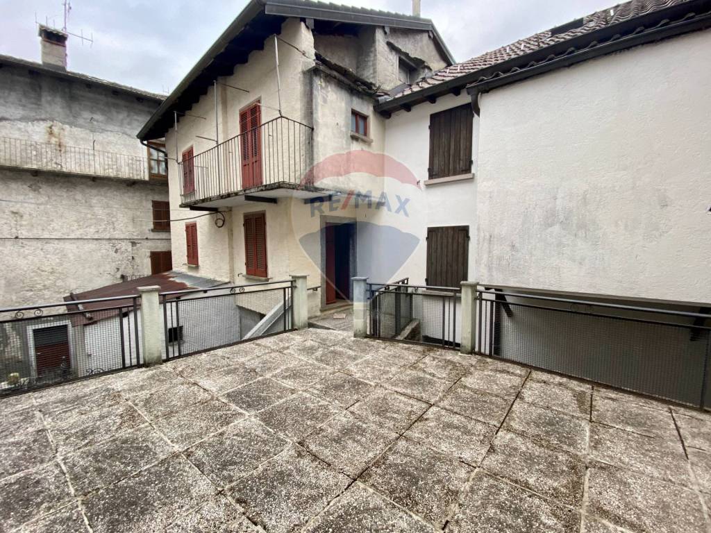 Vendita Terratetto plurifamiliare Gurro. Buono stato, con terrazza ...