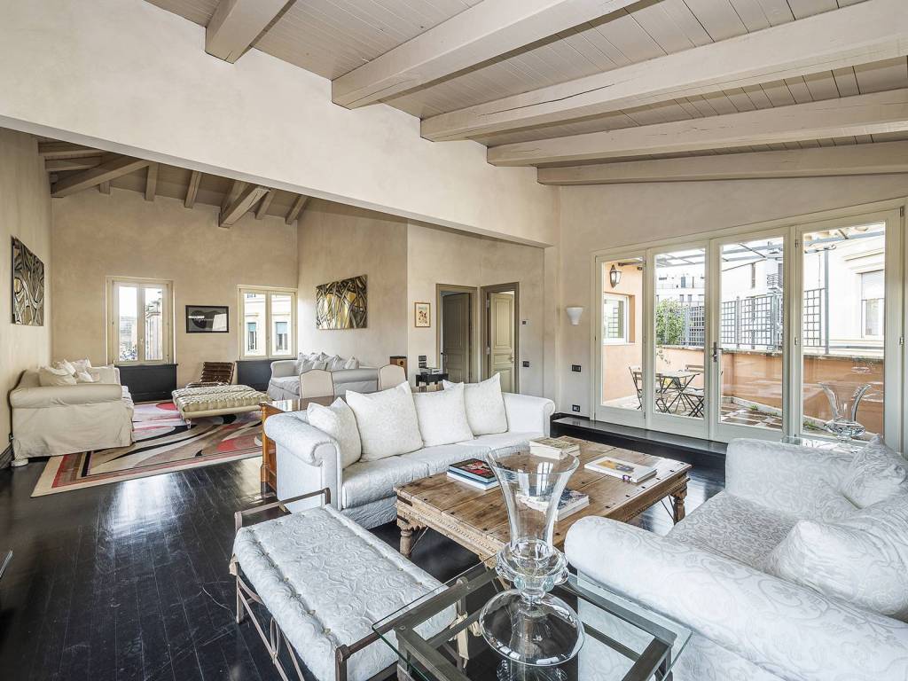 Affitto Villa unifamiliare in via Tevere Roma. Ottimo stato, posto auto ...