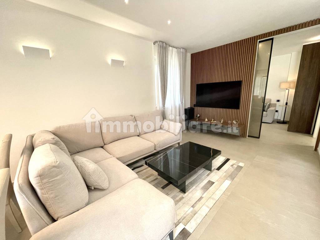 Affitto Villa bifamiliare in via Antonio Canova 22 Forte dei Marmi. Ottimo stato, con terrazza ...